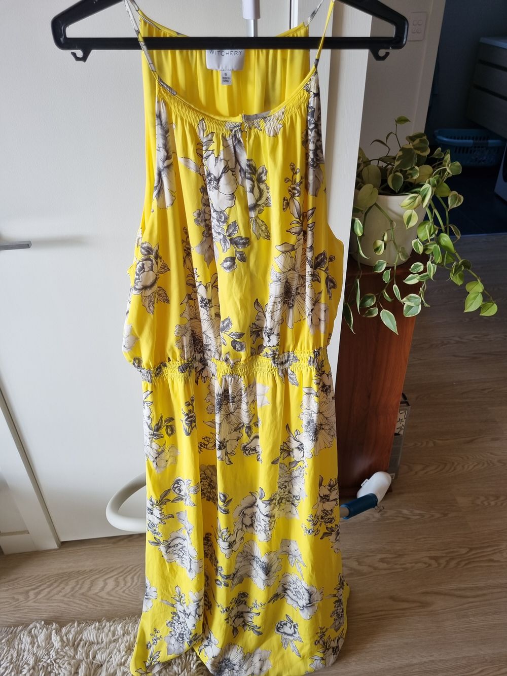Women's Clothing on Designer Wardrobe